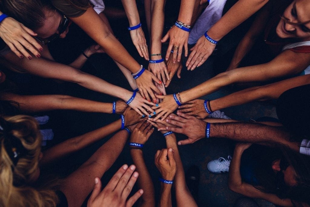 How To Easily Connect With People - New Theory Magazine